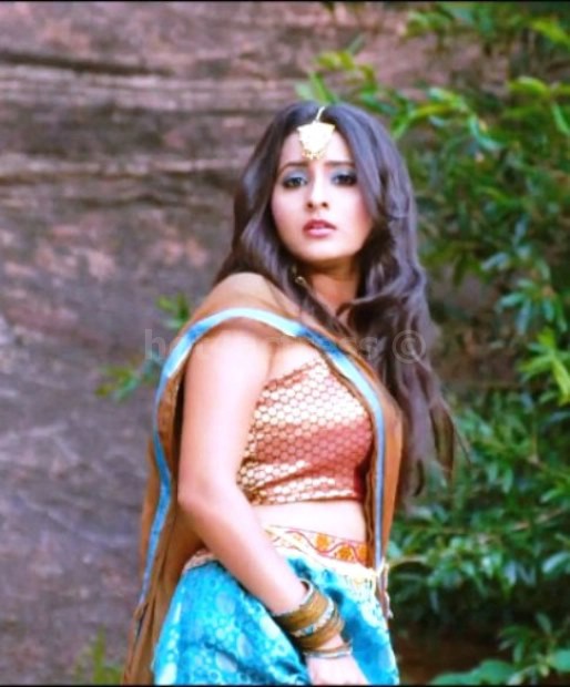 Bhama Hot Navel Show Unseen images - Hot 4 Actress
