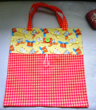 Quilt, Knit, Run, Sew: A Free Folding Totebag Tutorial