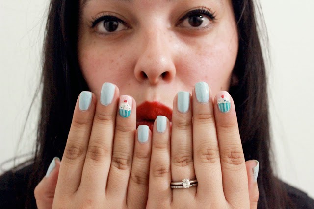 Sea of Blooming Dreams: A Month of Cake // Cupcake Nails