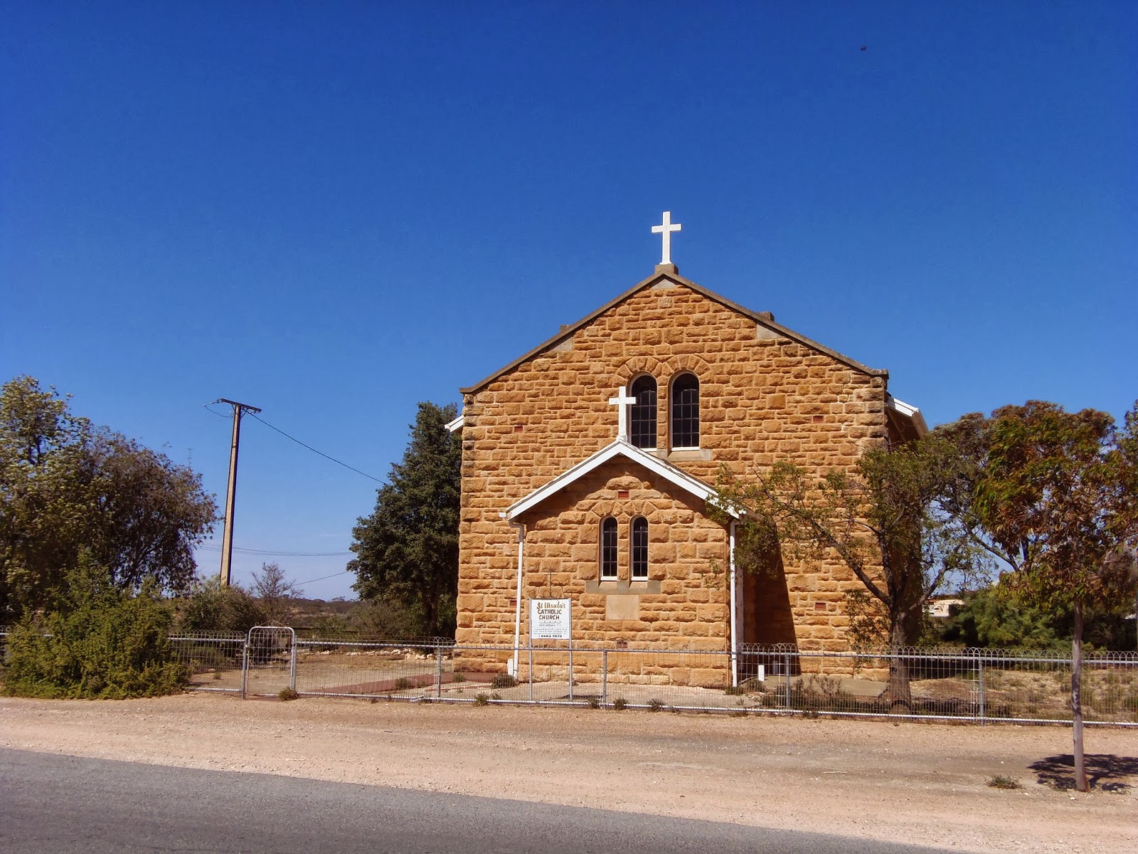 Solo Steve On The Road: MORGAN SA and the MURRAY RIVER