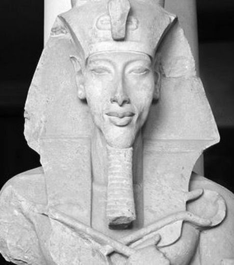 Blog artistico di Alessia Birri: RITRATTO DI AKHENATON