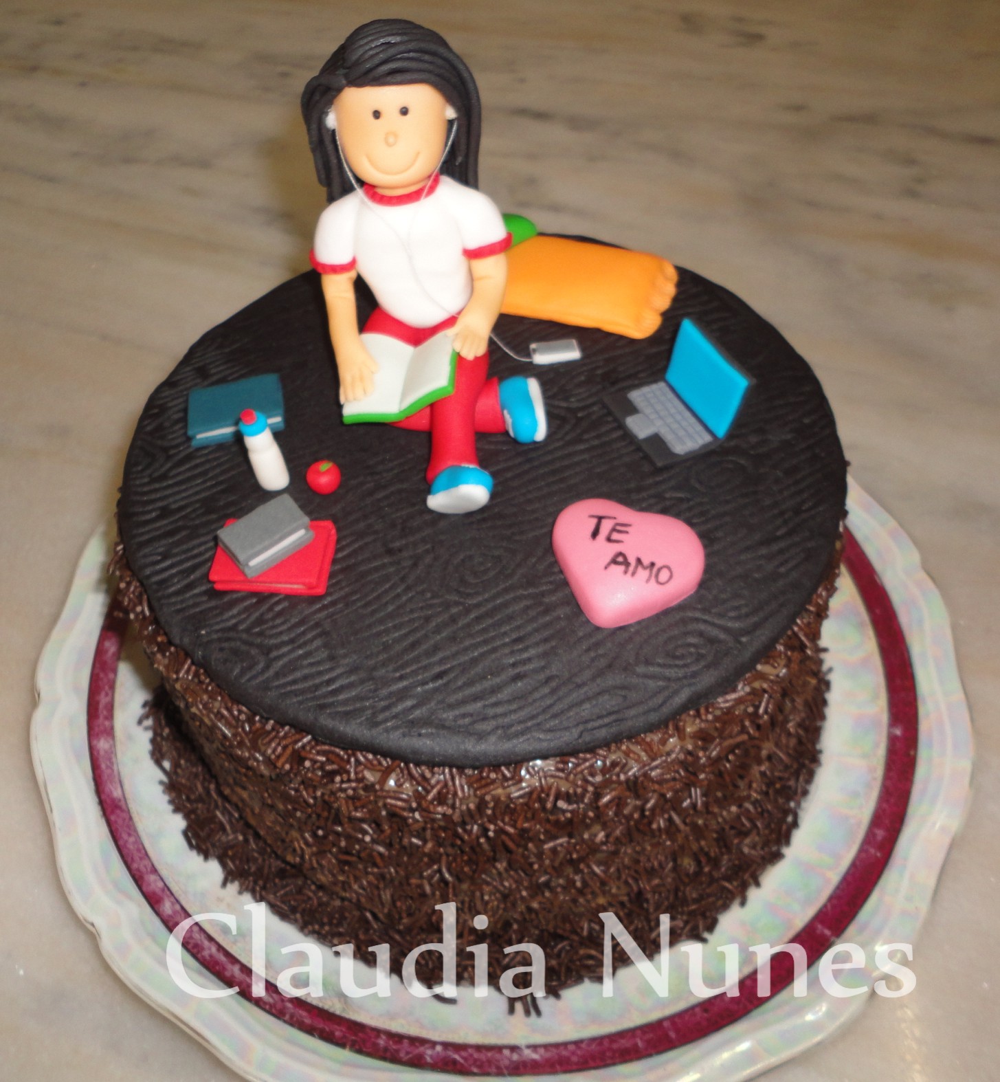 Claudia Nunes: Bolo Estudante