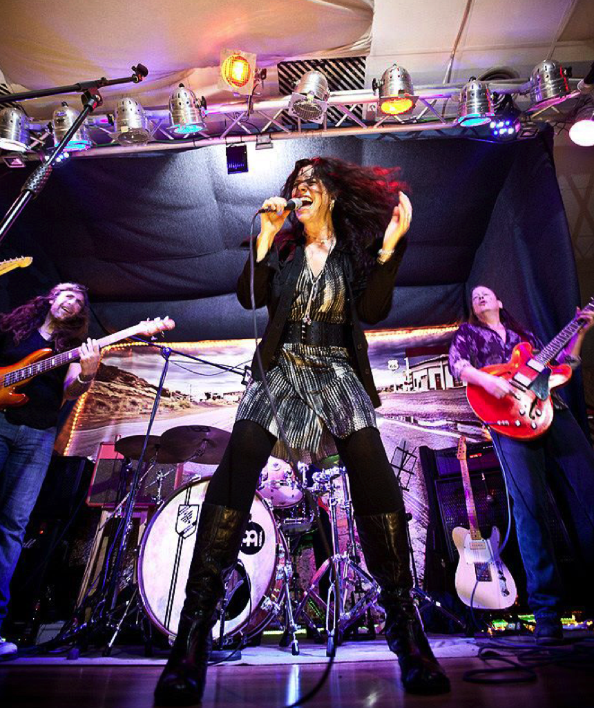 Blues Enthused: Sari Schorr - A Force Of Nature