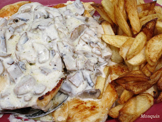 Laurel y Canela: Pechugas de pollo en salsa de champiñones y nata