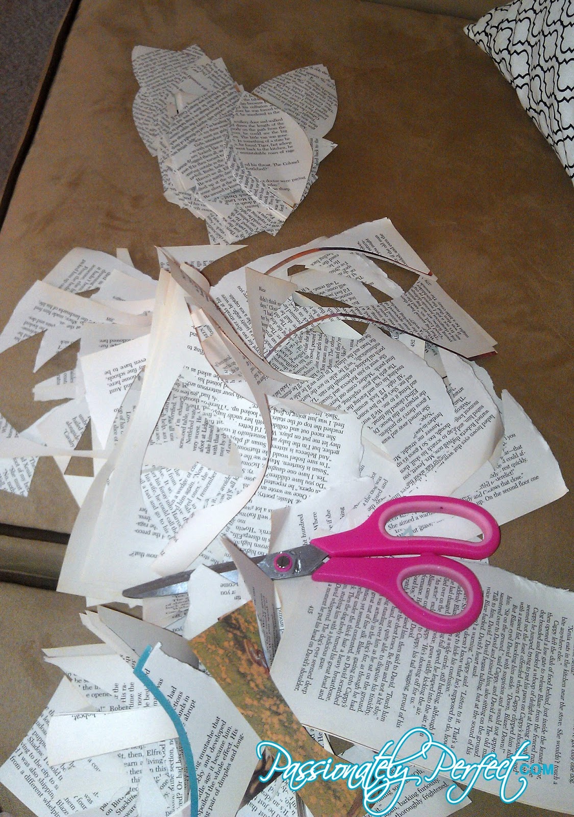 Passionately Perfect: DIY Paper wreath