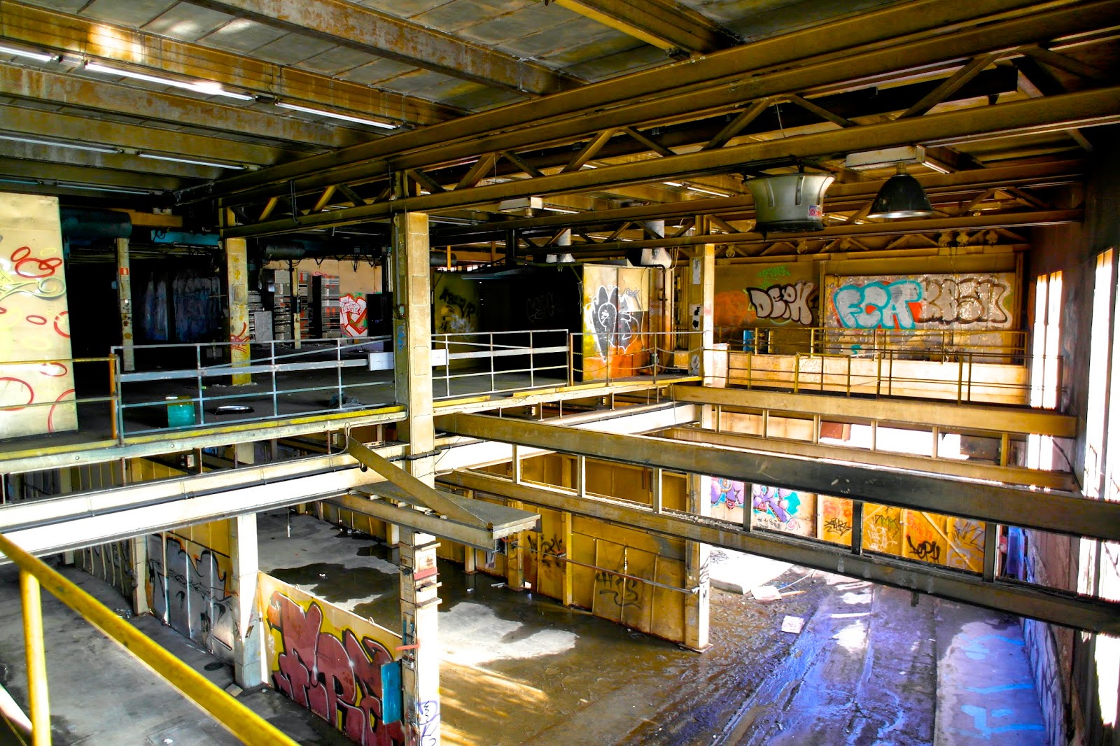 Distractions.....: urbex: The MUNCK building