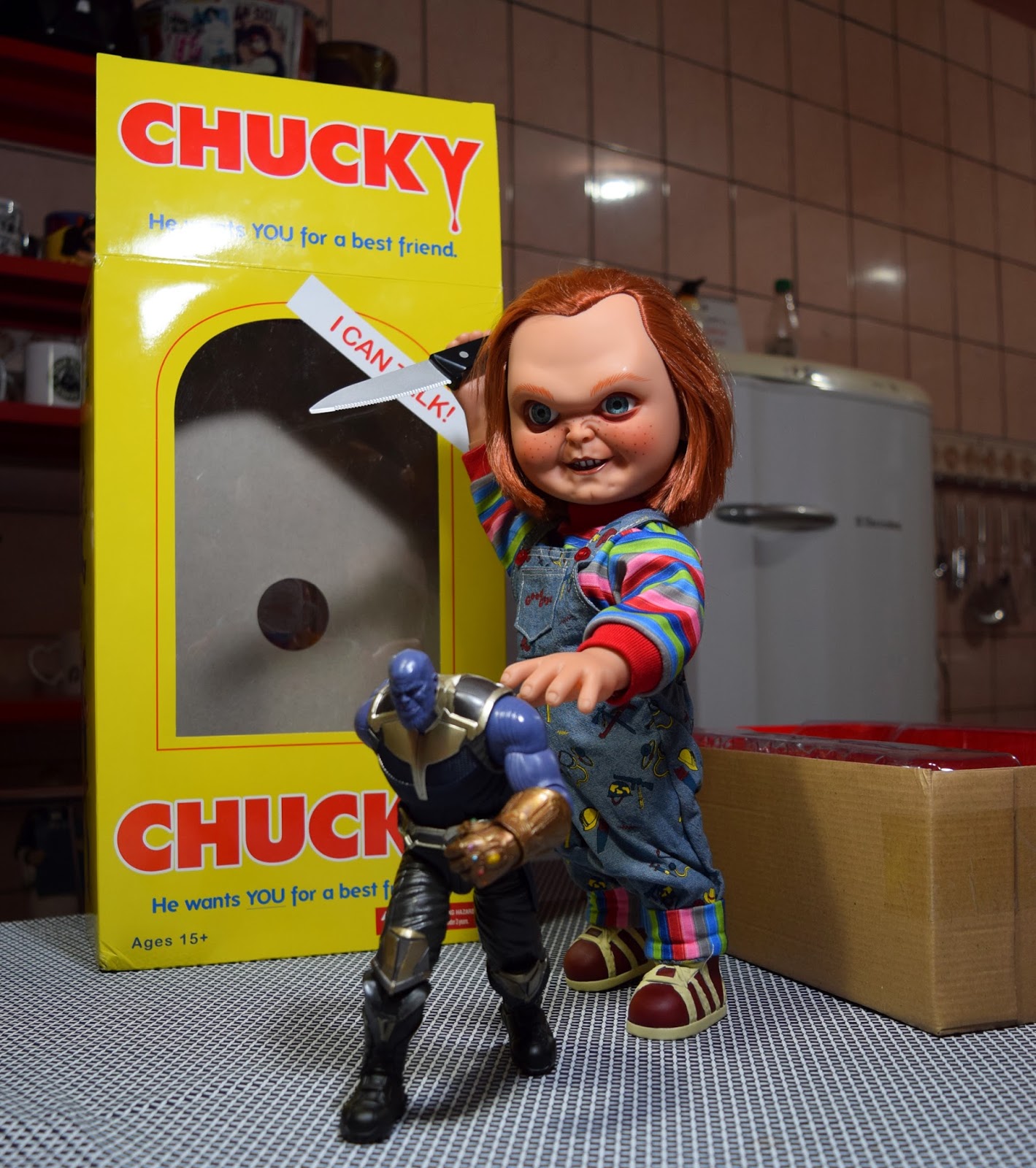 Galeria dos Brinquedos: Child's Play: Talking Sneering Chucky - Mezco