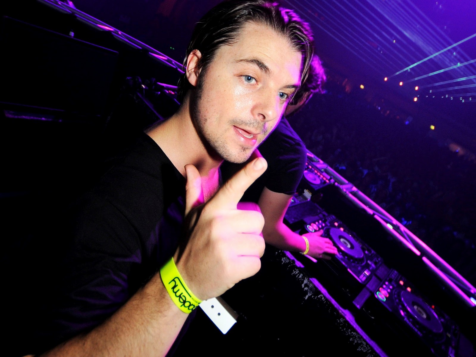 EnXclusiva: Ron Barceló invita a concierto con afamado DJ Axwell