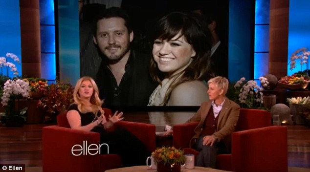 Kelly Clarkson Engaged