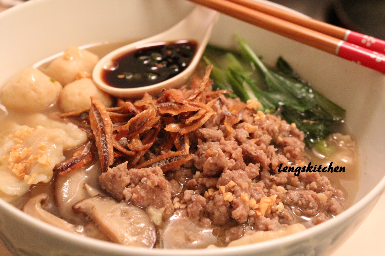 Kitchen Chaos: Homemade Mee Hoon Kueh (Hand-Torn Noodles) 面粉粿