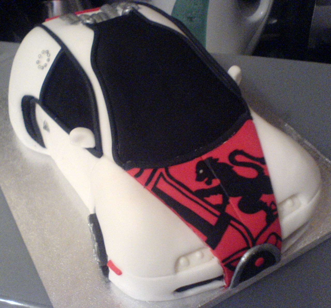 Cozzmic Cakes: Bugatti Veyron Cake
