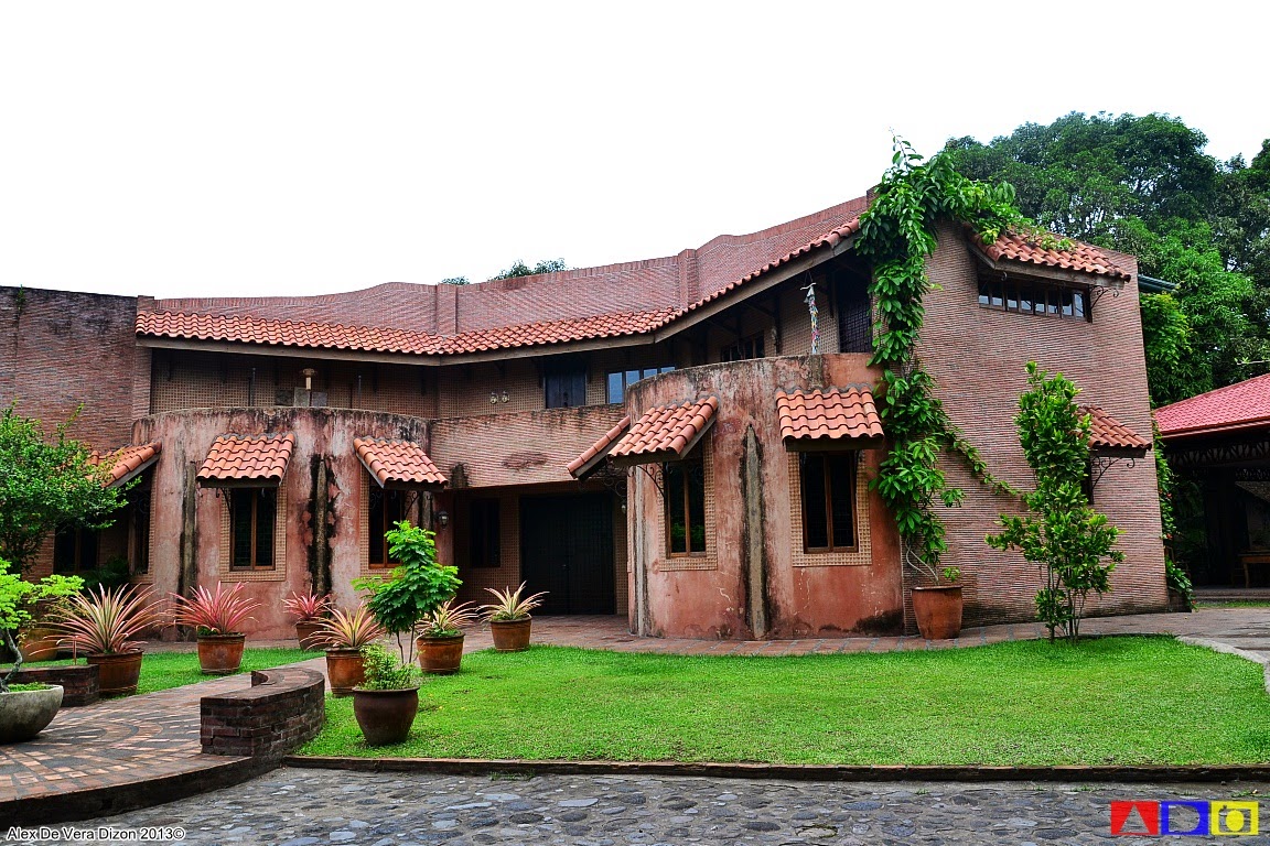 lafanggero: Tiaong, Quezon: Ugu Bigyan Potter's Garden