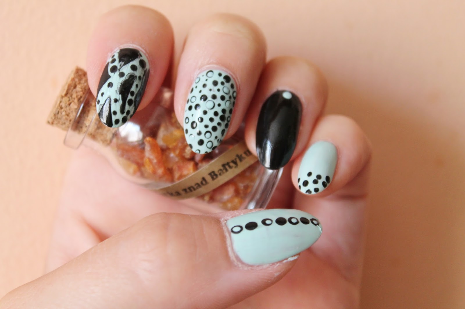 Mani Monday with my nails from Poland - Monica Hayworth