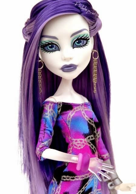 Miss Vixen's Vanity: Sweet Screams: Monster High Spectra Vondergeist ...