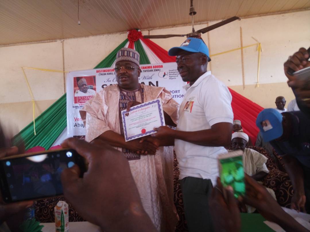 SENATOR ADUDA EMPOWERS 100 YOUTHS IN ABAJI AREA COUNCIL ...
