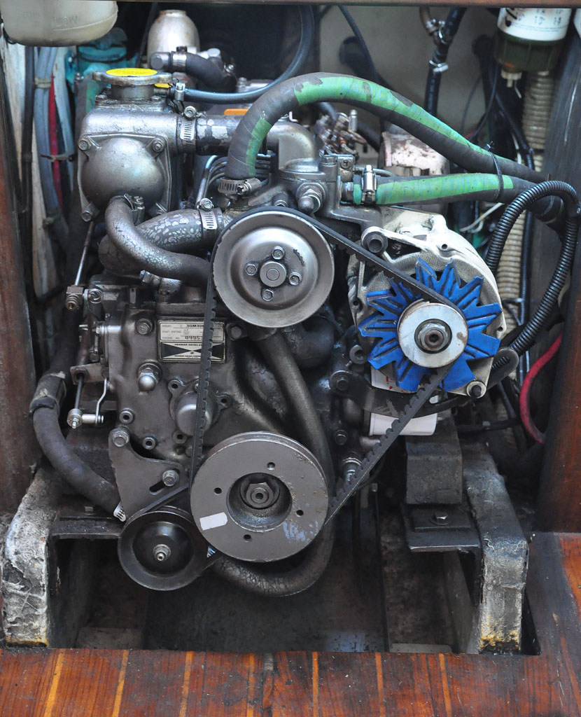 SOLD: 1990 Caliber 33 Sailboat: Photos