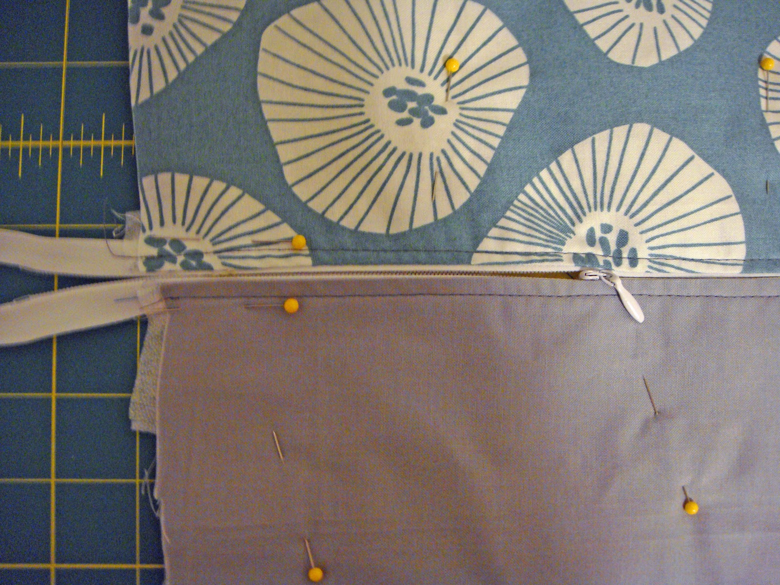 Sew Festive Handmade: How to Install an Invisible Zipper in a Pillow ...