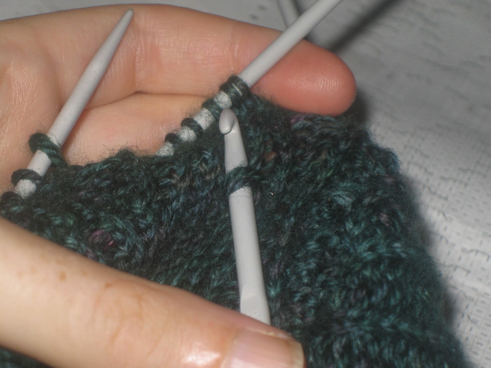 Serena's Knitting Adventures: Lost Stitches -- Or, how to Avert Panic ...