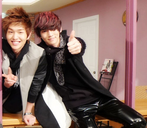 The Shining Story: OnKey (Onew - Key) Moments