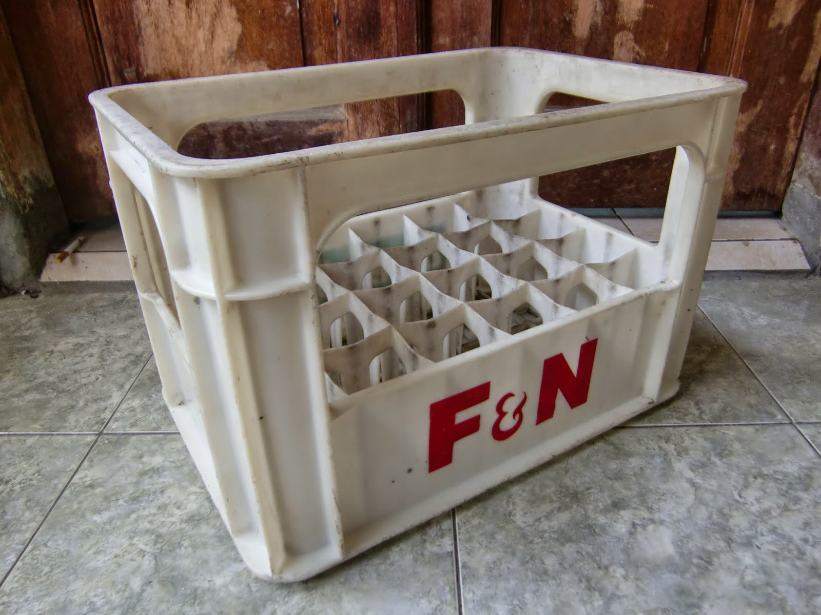 CILEGON ANTIK: Krat Botol Green Spot dan F&N