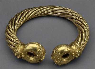 AMO DEL CASTILLO: Las condecoraciones en el ejército romano. TORQUES