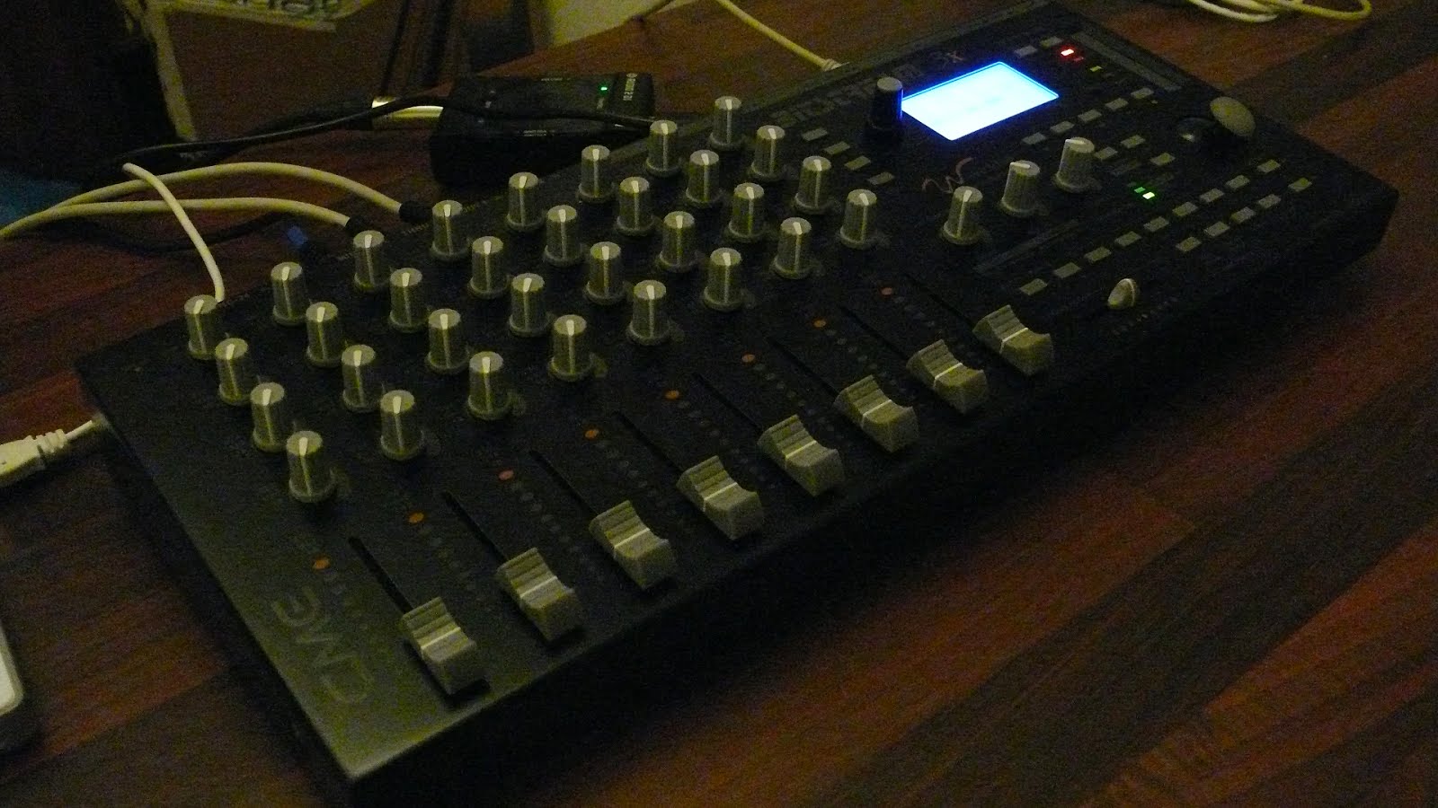 Vendo lo que queda de mi estudio!: Controlador MIDI - CME Bitstream 3X ...