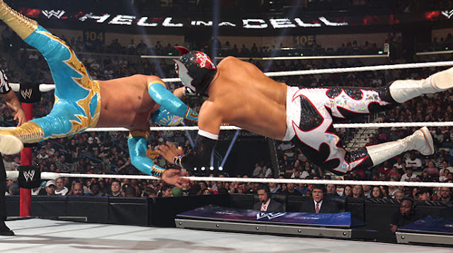 Adam's Wrestling: Is the BLUE Sin Cara the REAL Sin Cara??