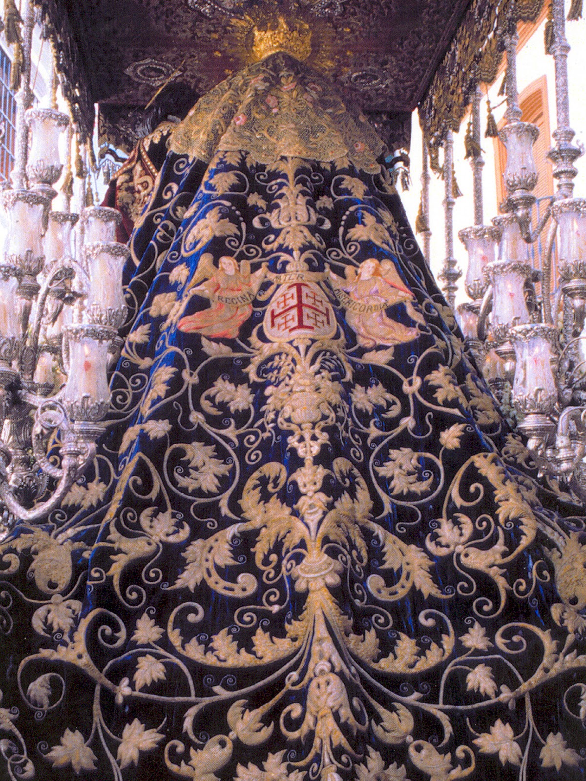 Pasión y Glorias de Écija: Una joya recuperada: el manto de María ...