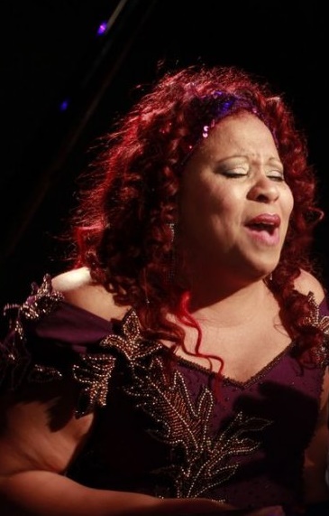 EL INFORMATORIO: La cantante Déborah Dixon se presenta con La Fundación ...