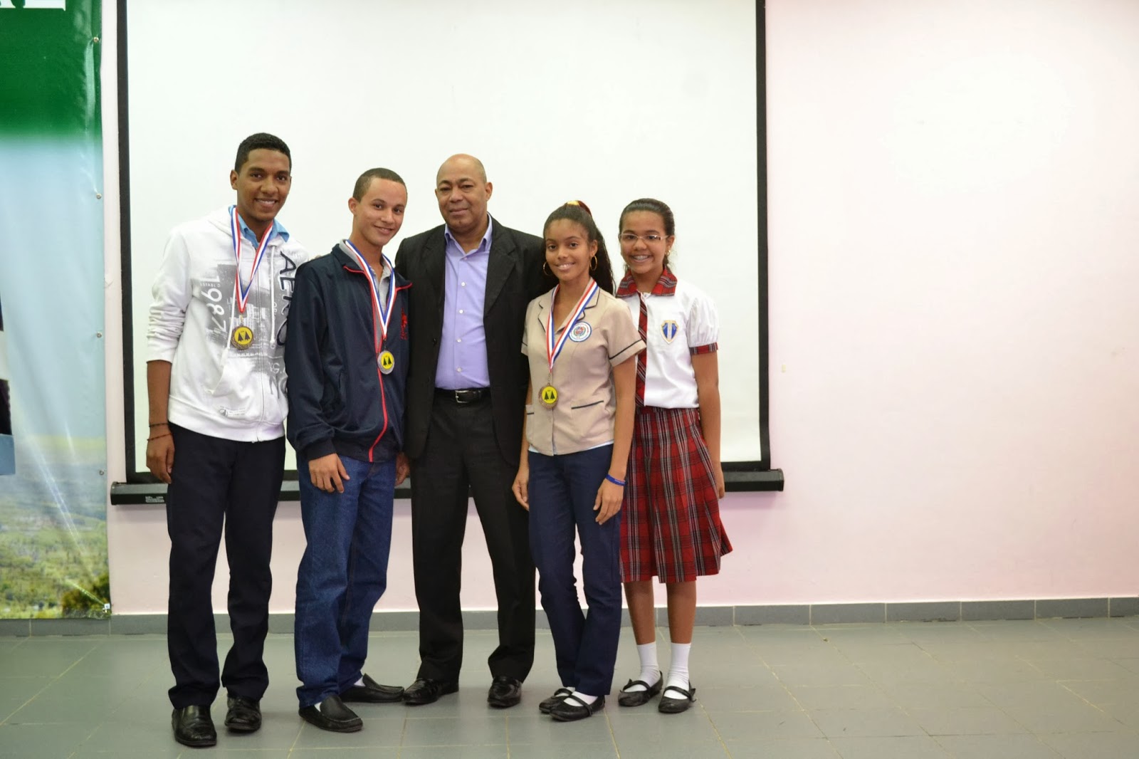 COOPERATIVA VEGA REAL CELEBRA IV OLIMPIADA DE LA INDEPENDENCIA