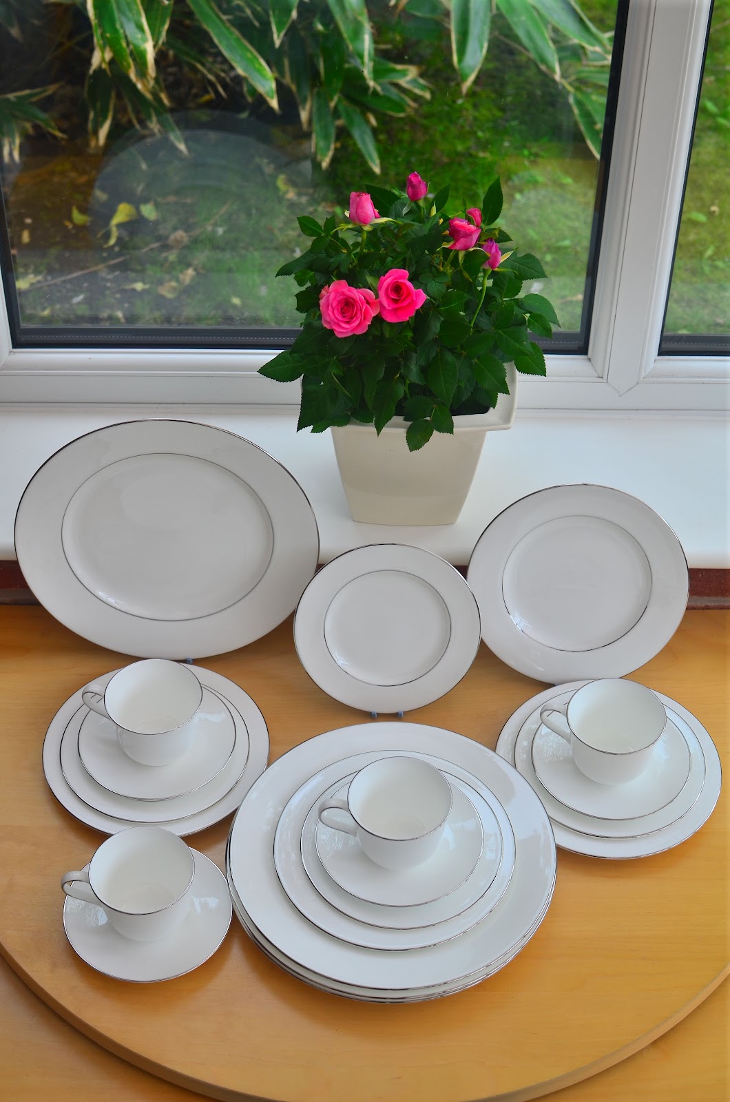 Kitch 'n' Chic: Royal Doulton - Signature Platinum Sets