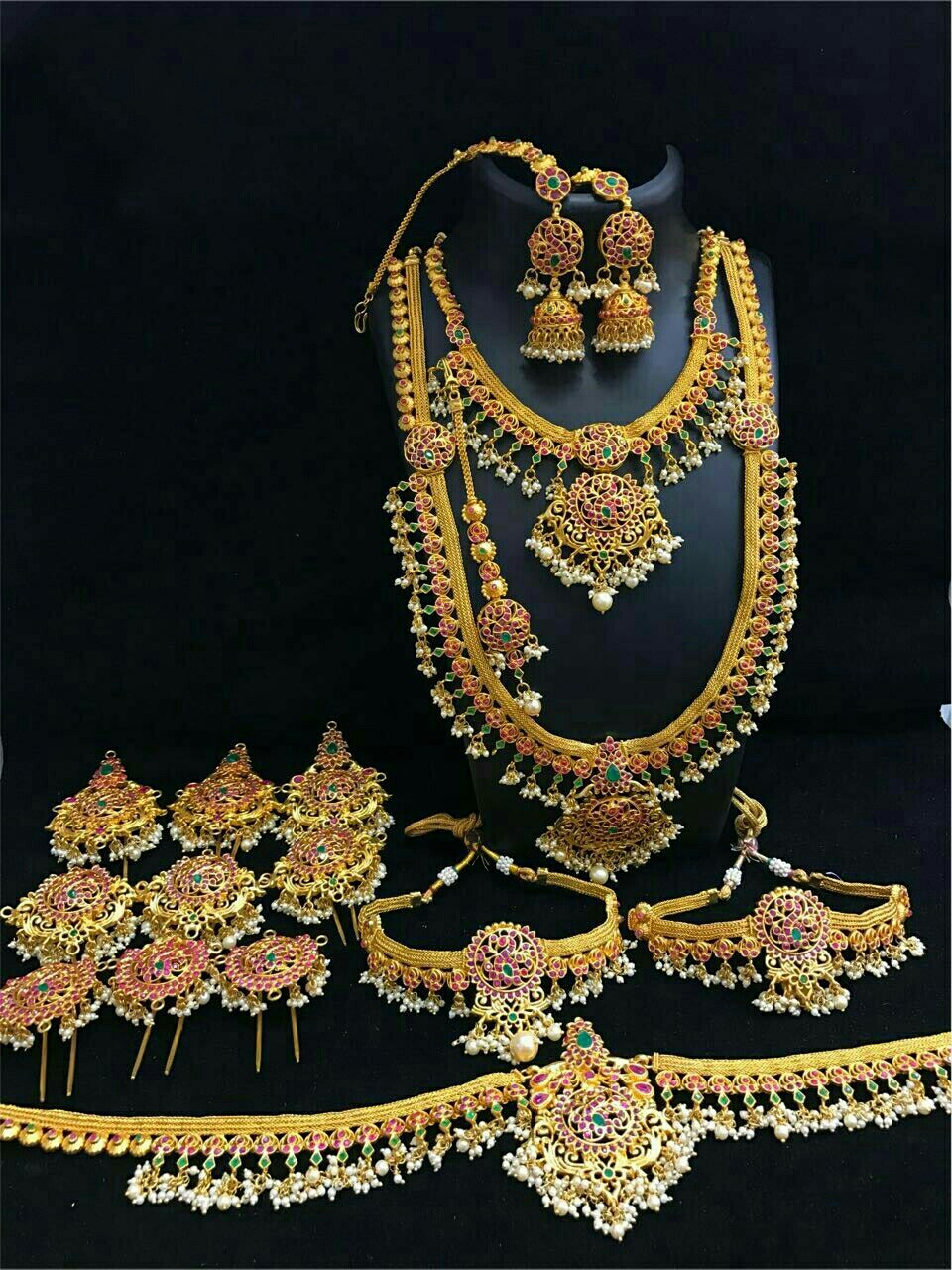 Golden bridal jewellery sets