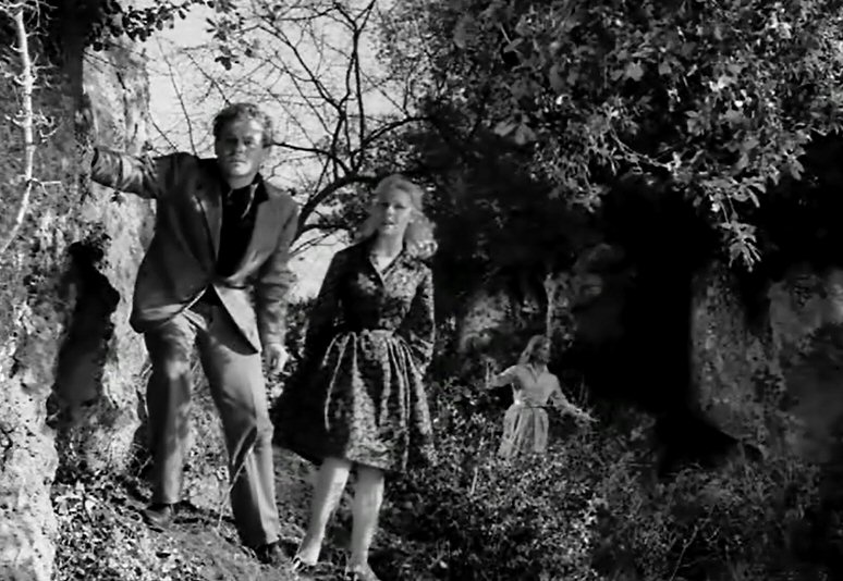 Just Screenshots: The Vampire and the Ballerina (1960 Italy)