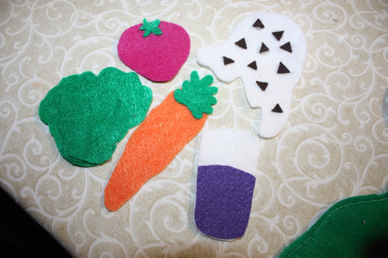 Living a Little: Five Little Ghosts Feltboard Story