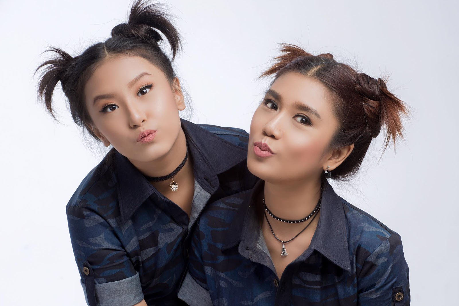 Khine Thin Kyi and Her Daugther New Studio Photoshoot For Sunday ...