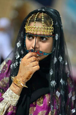 Oman's National Dress - HEARTC♡RE