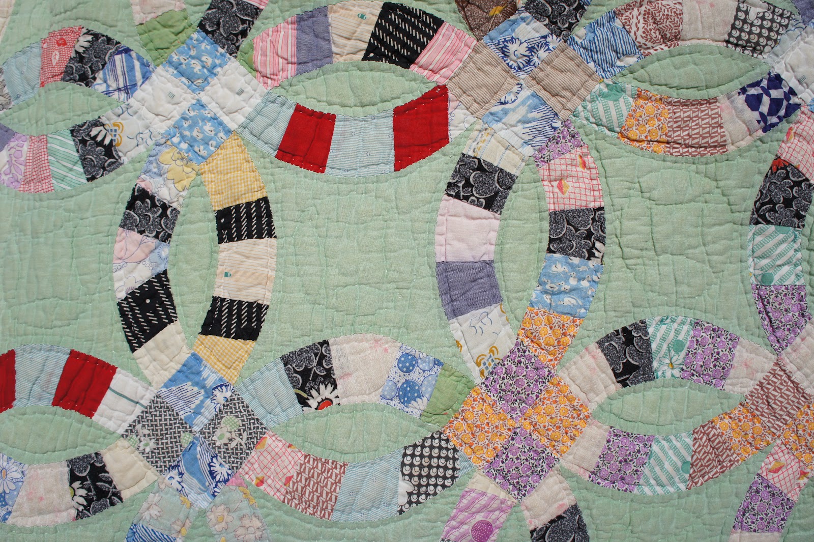 Sewing Over Pins: Alice's Double Wedding Ring Quilt
