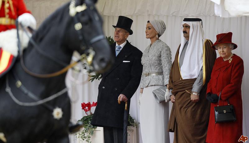loveisspeed.......: Vanity Fair's Best Dressed List 2011 Queen of Qatar ...