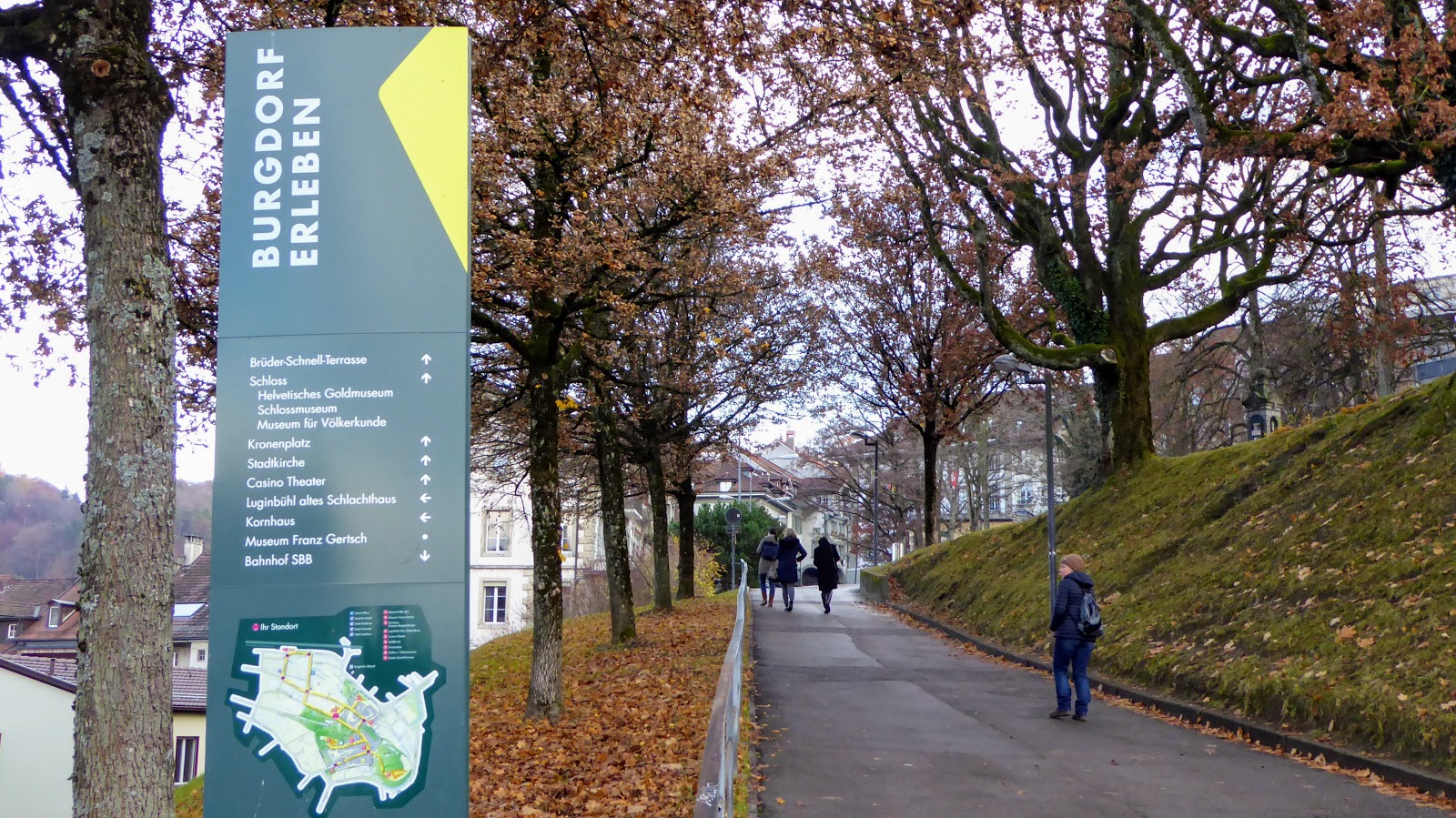 Museum Franz Gertsch & Lichtshow am Bundeshaus (Burgdorf & Bern) – Wandern mit Freunden