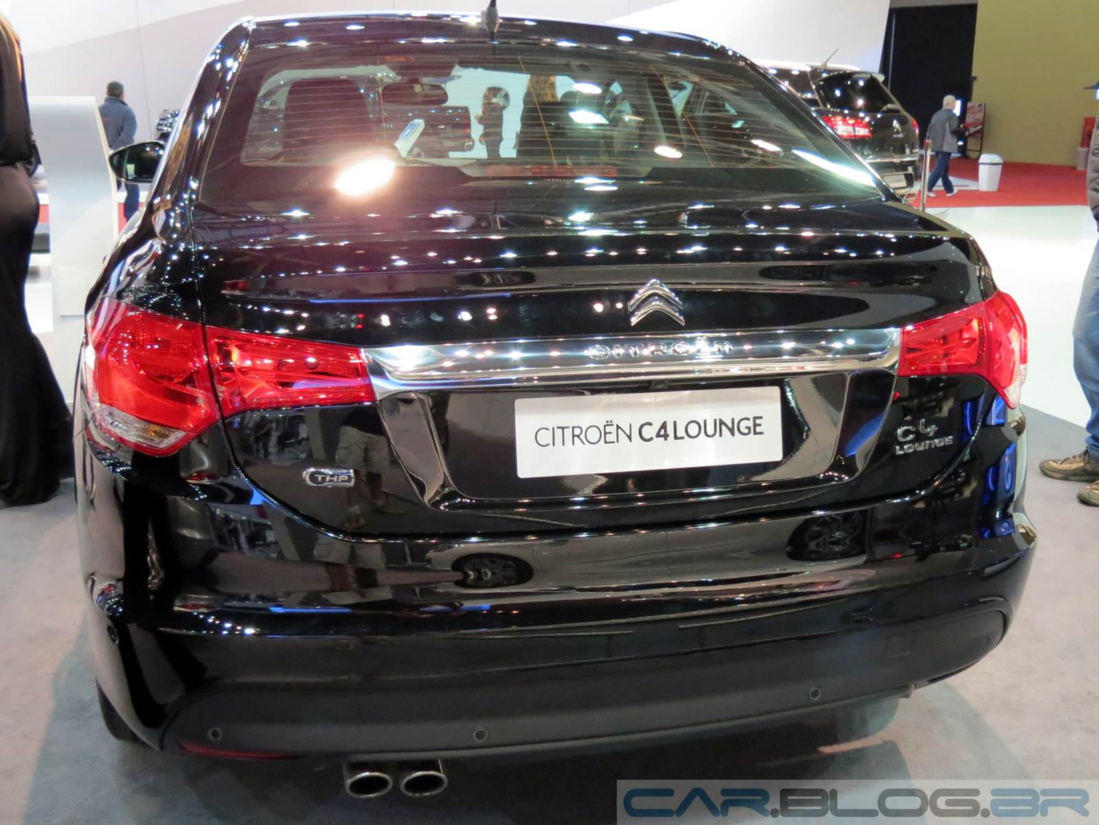 Citroen C4 Lounge: site divulga preços, versões e lista de equipamentos ...