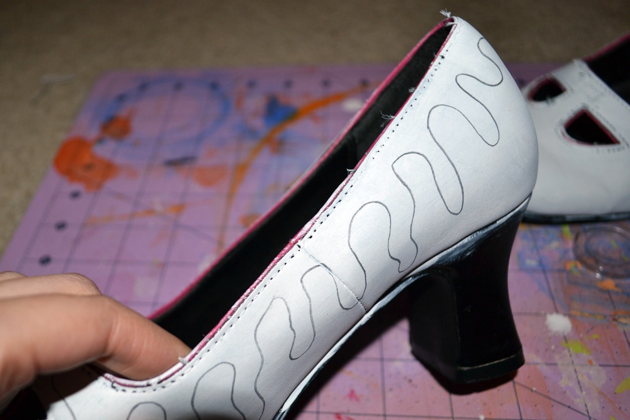 alternamommy: tutorial: glitter monster shoe makeover