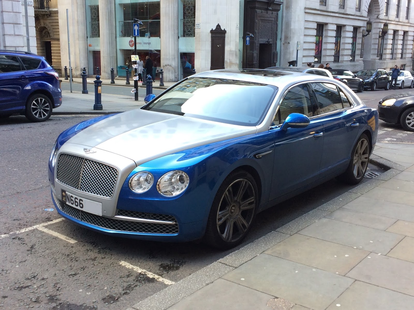 Dream Car Spotter: Bentley Flying Spur 2014
