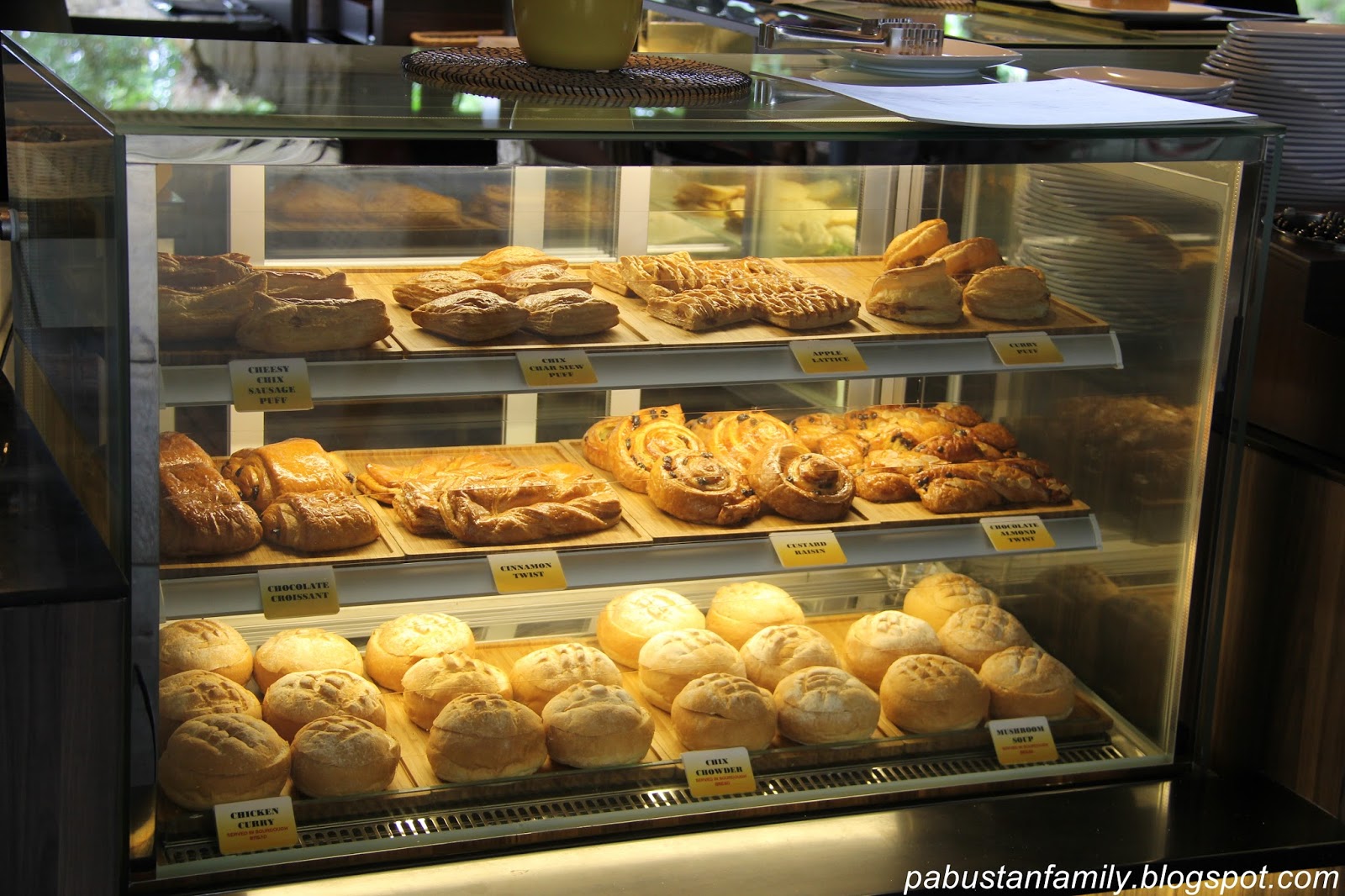 Family Travelogue: Ah Meng Restaurant Singapore Zoo/ Family Travelogue ...