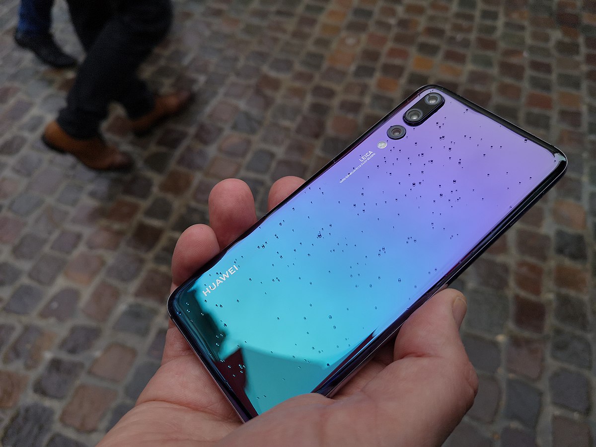 Huawei P20 Pro REVIEW - With a 6.1in screen, triple cameras and AI, the ...