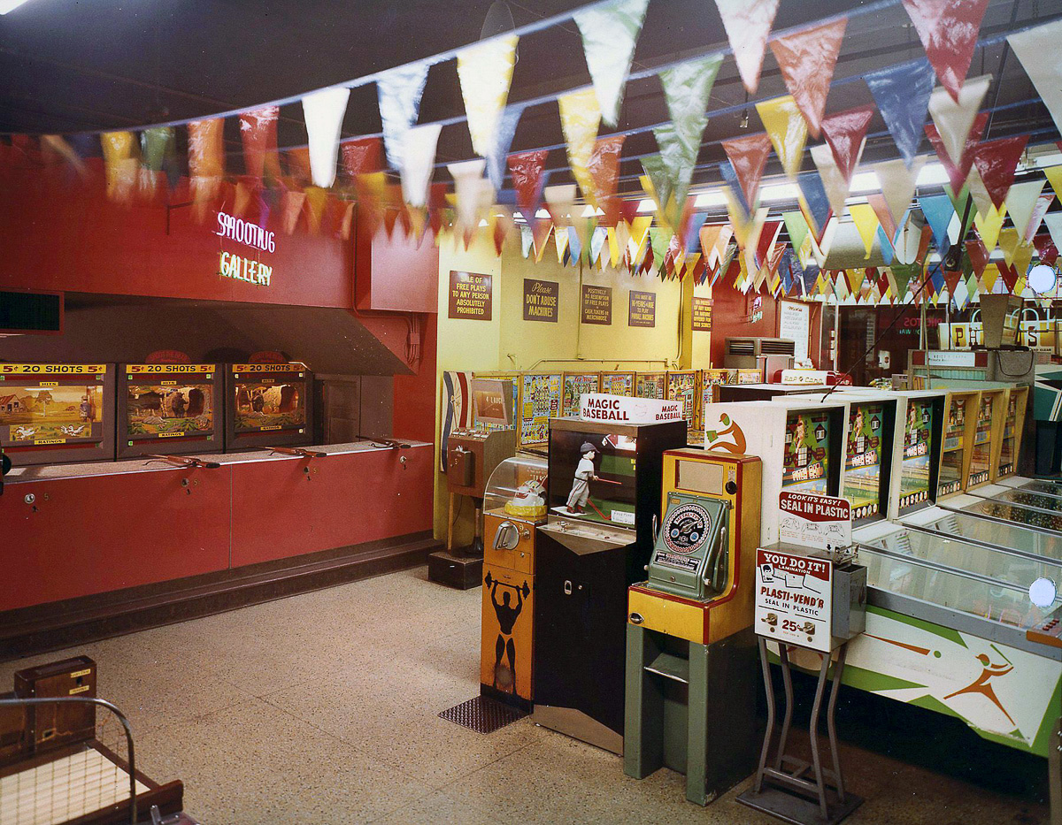 Wonderland Arcade in 1968 – This is What Arcades Looked Like Before ...