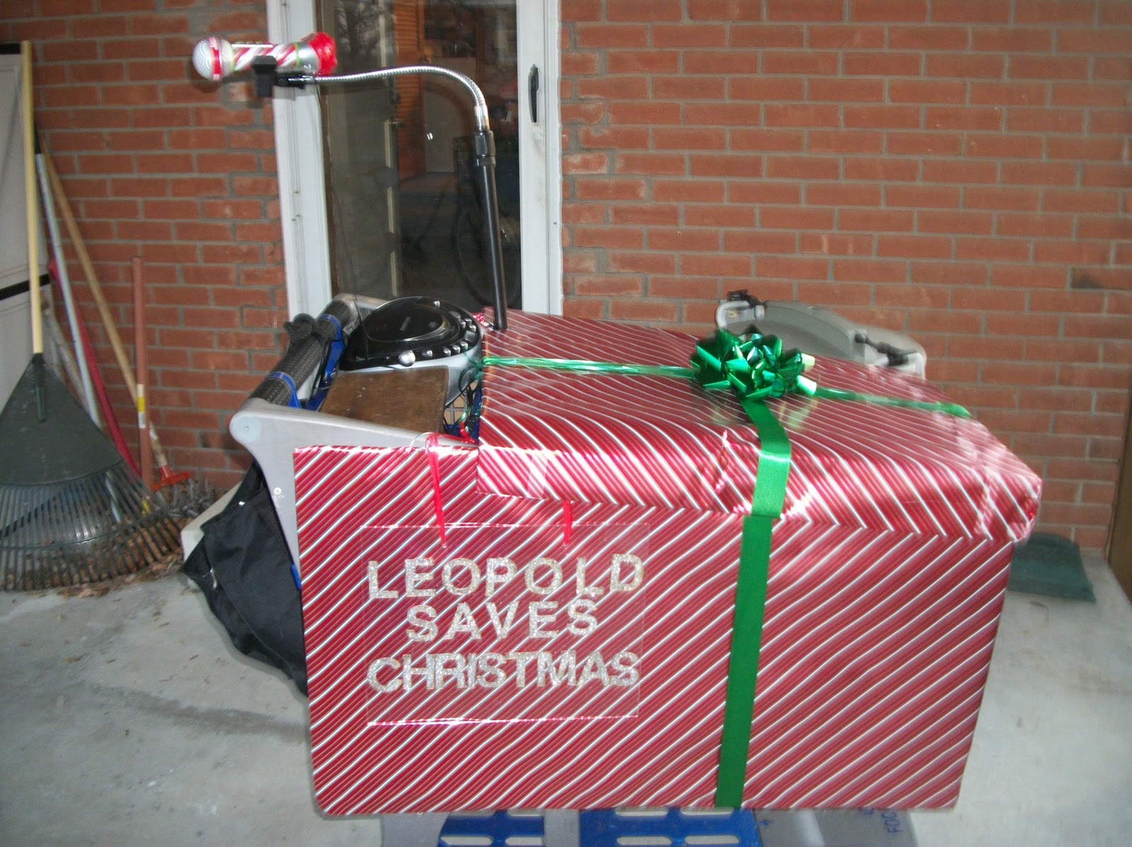 RH Factors: Creating A Christmas Cart