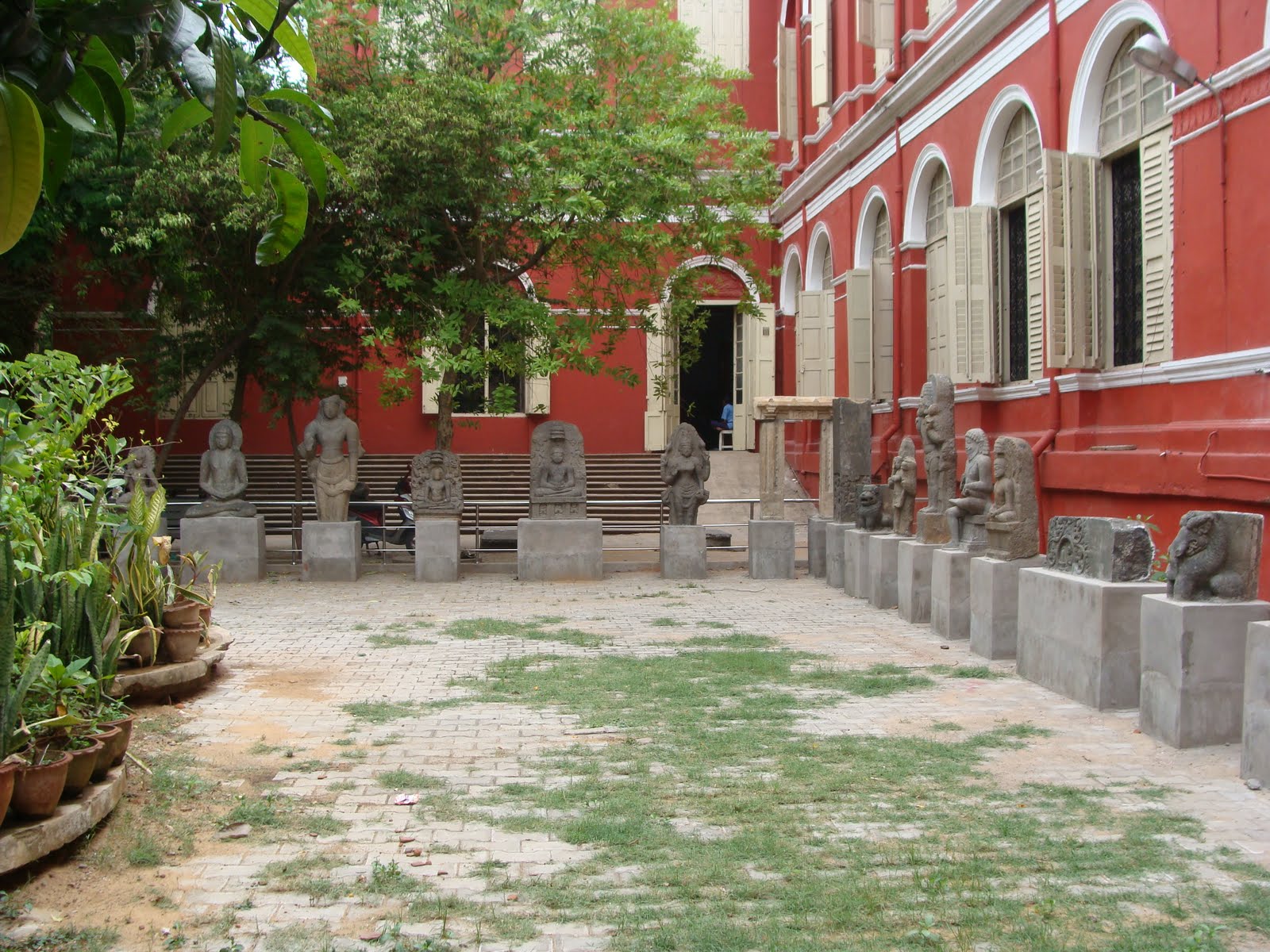 INDIA BACKPACKER: Government Museum, Egmore