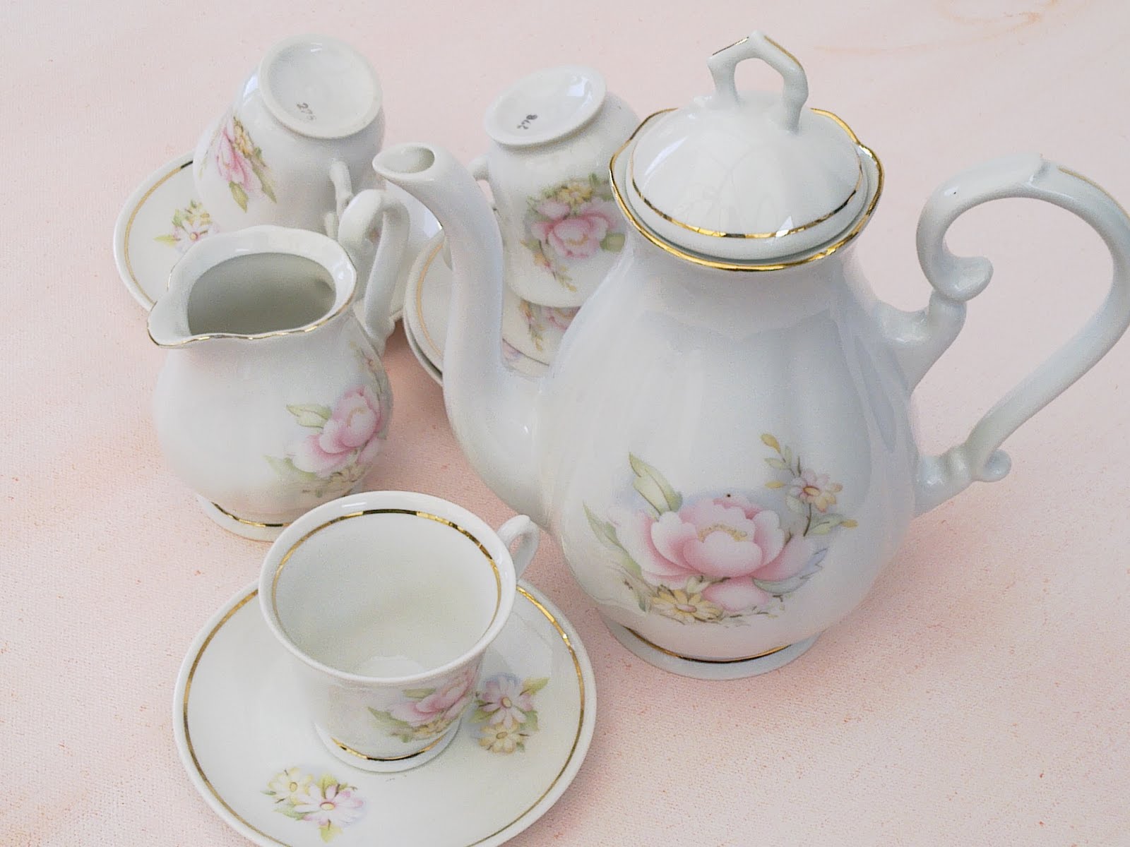 Realityarts - Inspiration, Art and Creativity: Tea Set