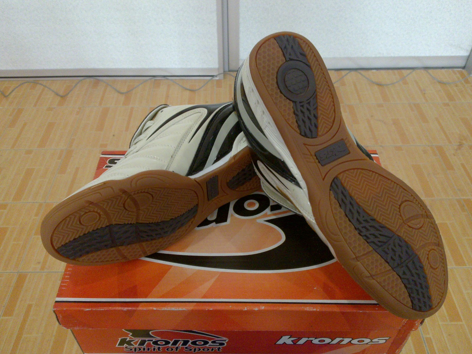 1-Mega Sport Centre "...: KASUT FUTSAL KRONOS