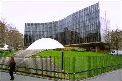 Tickets : visite guidée l'espace NIEMEYER, siège du pcf - Billetweb